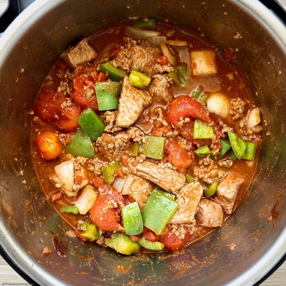 Slow Cooker Chunky Beef Chili - Fit Slow Cooker Queen