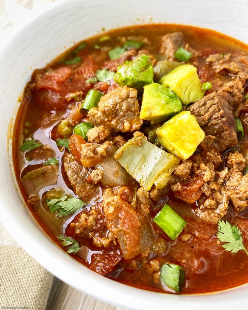 Slow Cooker Chunky Beef Chili - Fit Slow Cooker Queen